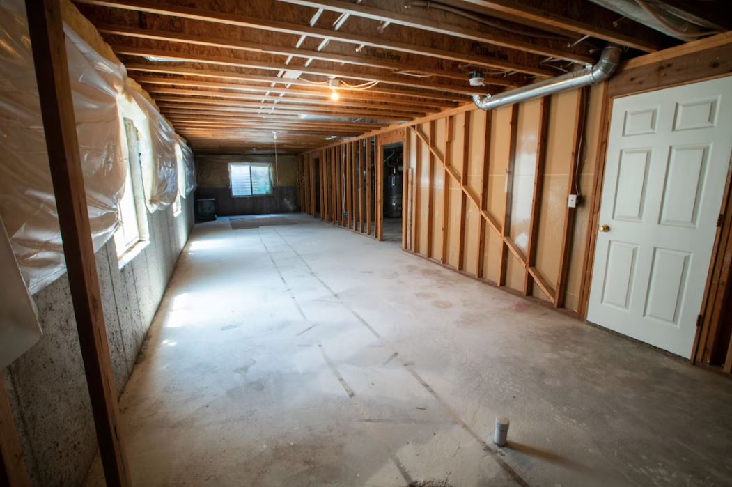 Closed Basement vs Walk-Out Basement: What's the Difference?
