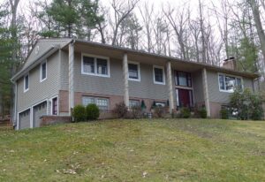 Exploring the Pros and Cons: Split Level vs. Bi-Level Home Design